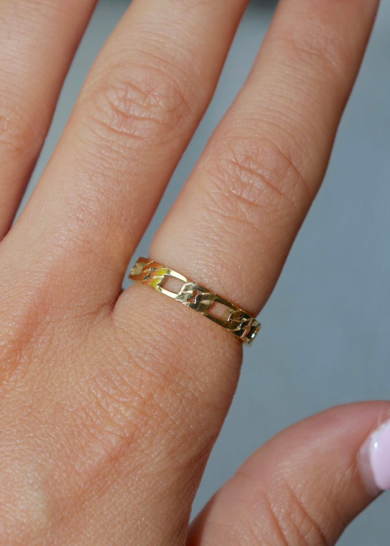 18k Gold Chained Together Ring – Colorful Natalie
